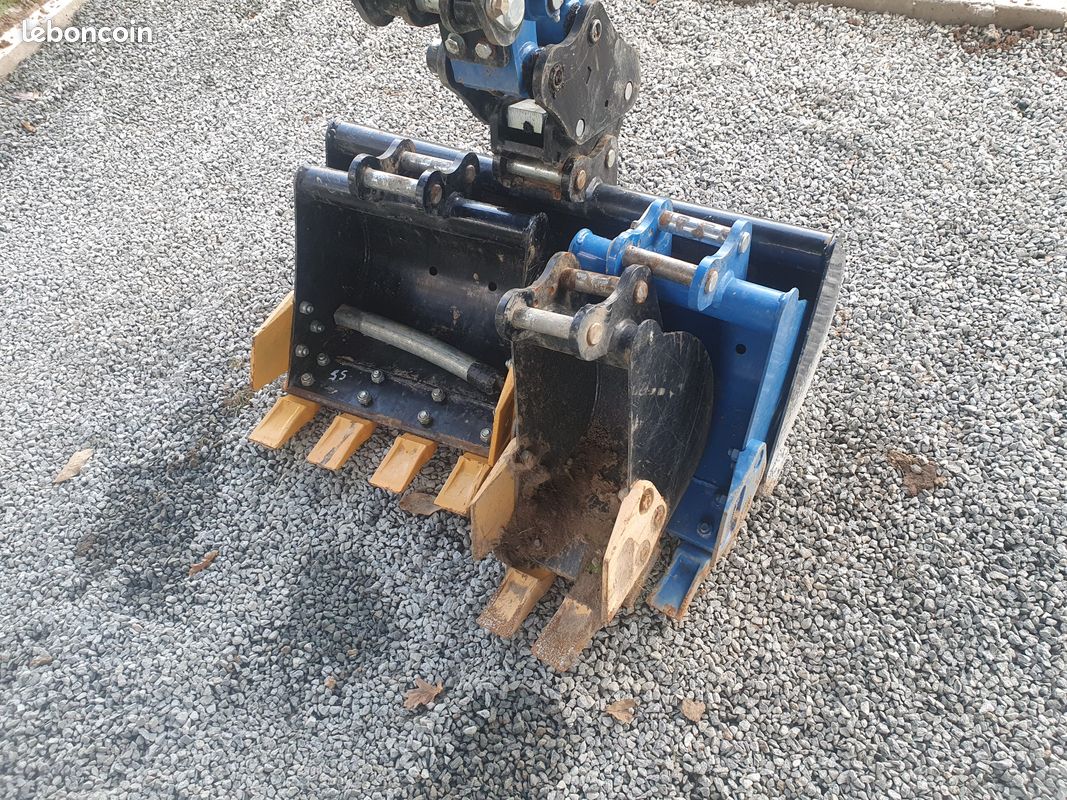 Mini pelle 1t RIPPA - Services de jardinerie & bricolage