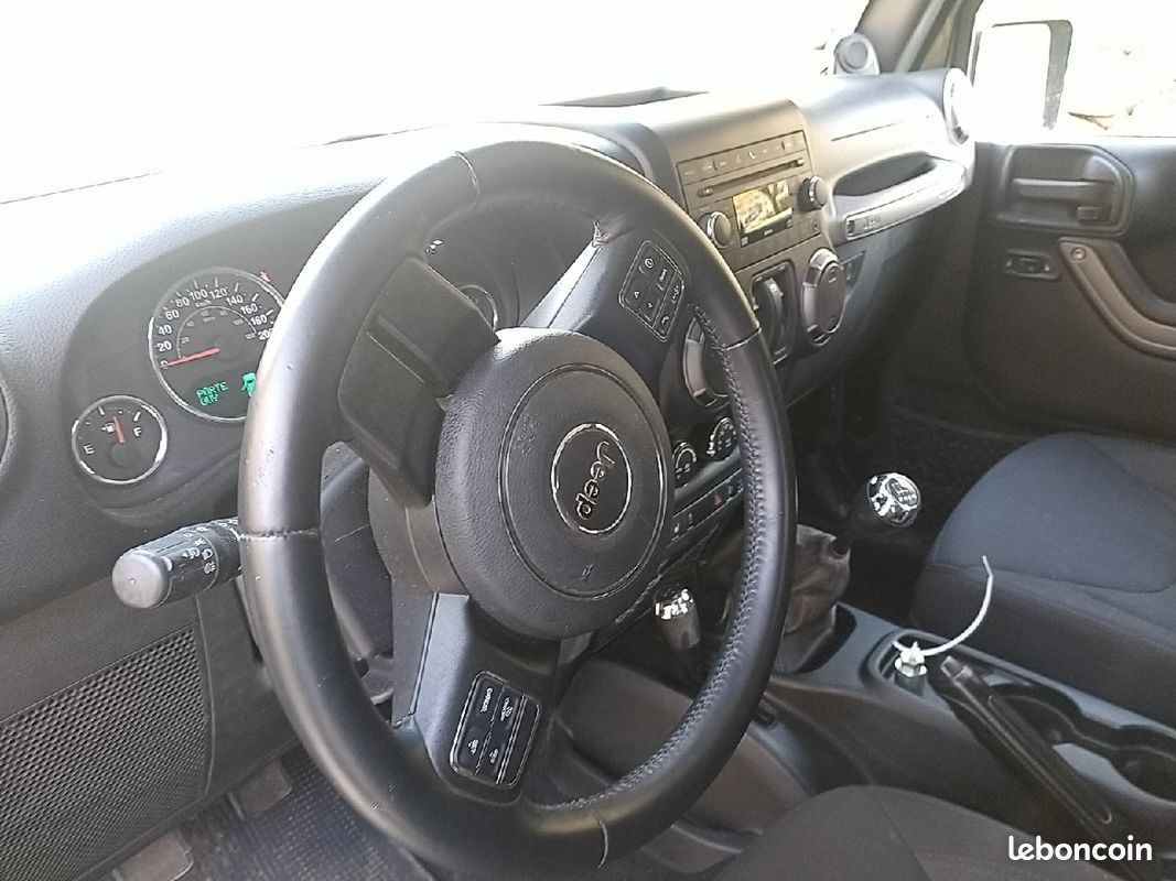 JEEP WRANGLER JK CRD 200 3p SPORT - Voitures