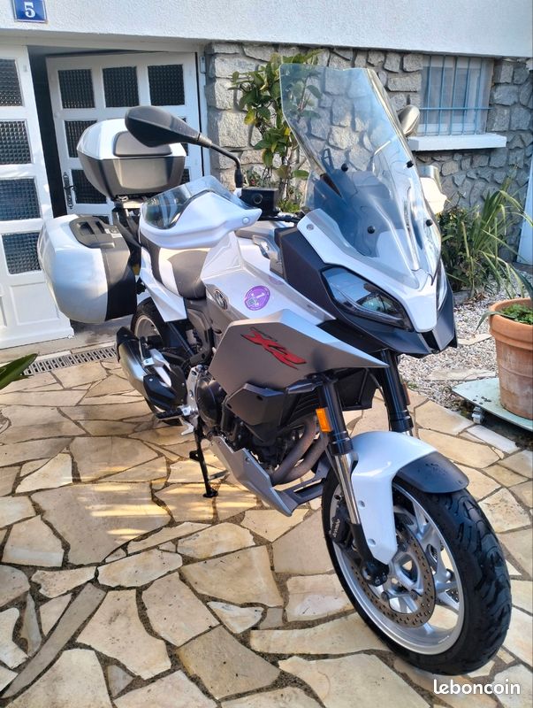 BMW f900 XR 2021 - Motos