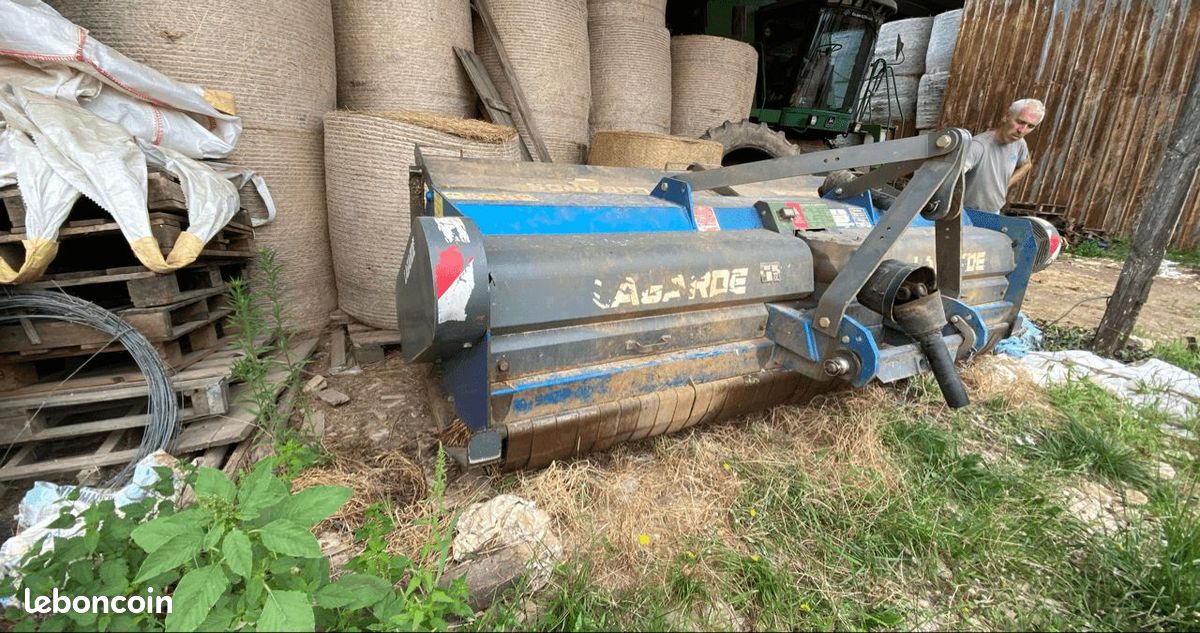 Lagarde SX 320 - Matériel agricole