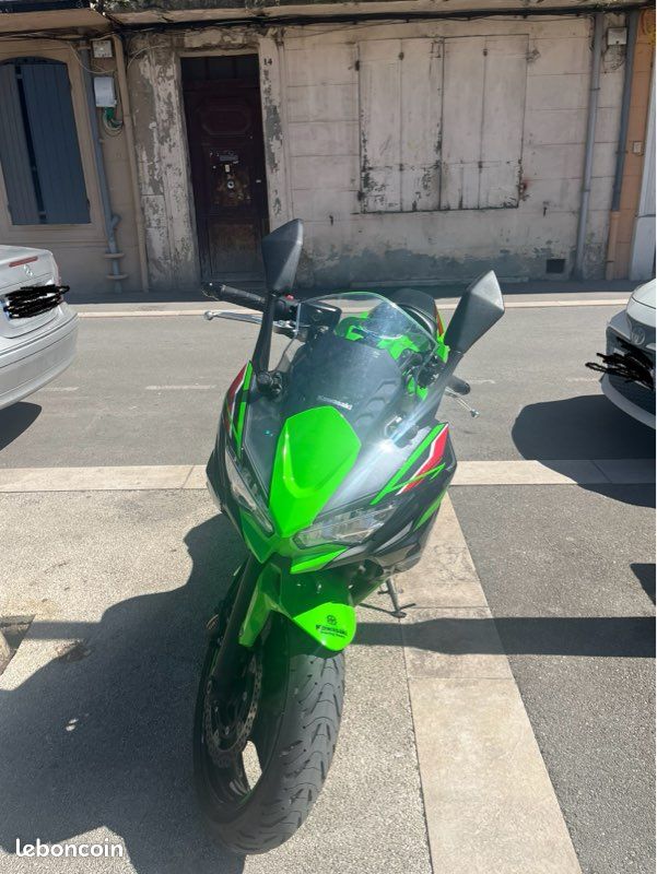 Kawasaki ninja 650 krt - Motos