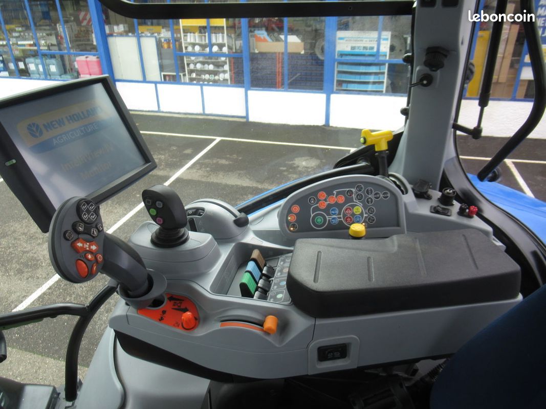 New Holland T6.145 DYNAMIC COMMAND RTK - Tracteurs