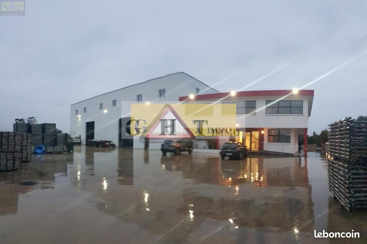 Local bureaux 1 050 m² - Bureaux & Commerces