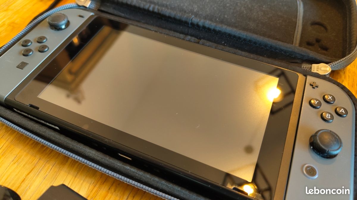 Nintendo Switch - Consoles