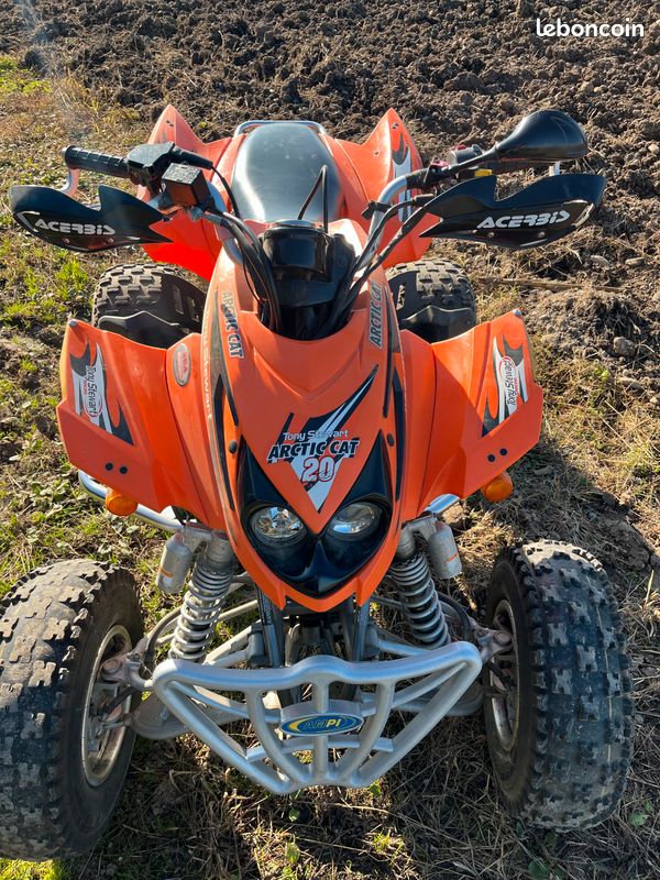 Quad Artic Cat DVX400 « Tony Stewart » - Motos