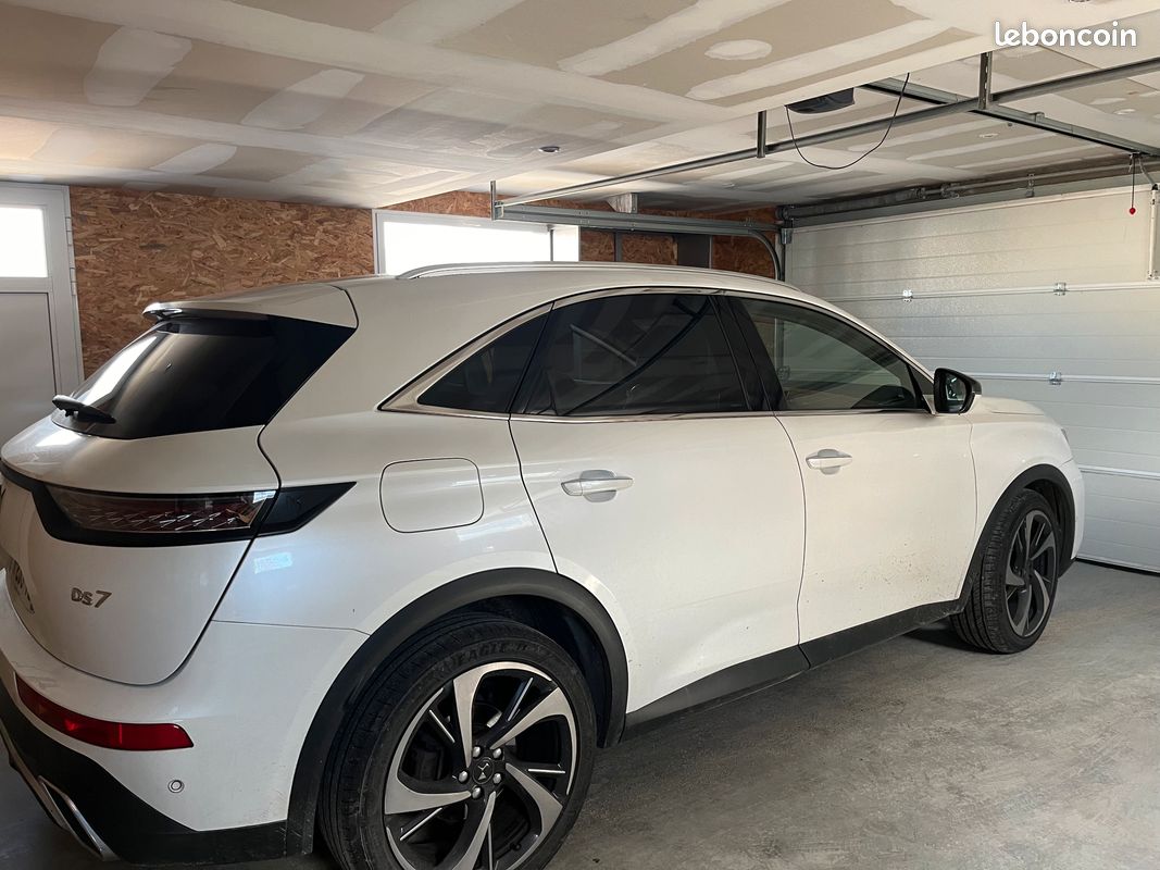 DS7 Grand Chic 180 EAT 8 - Voitures