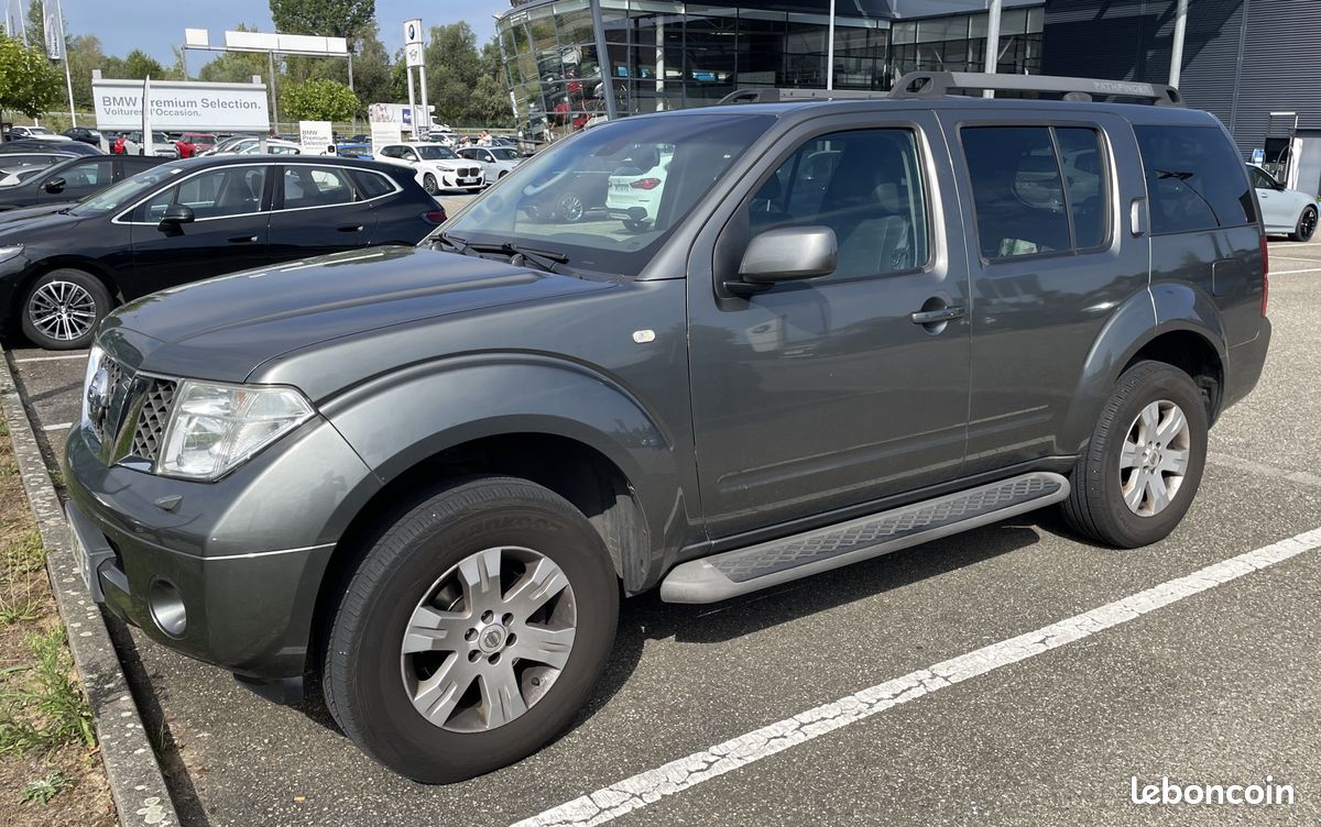Nissan Pathfinder 2.5 DCI Elegance 174ch - Voitures