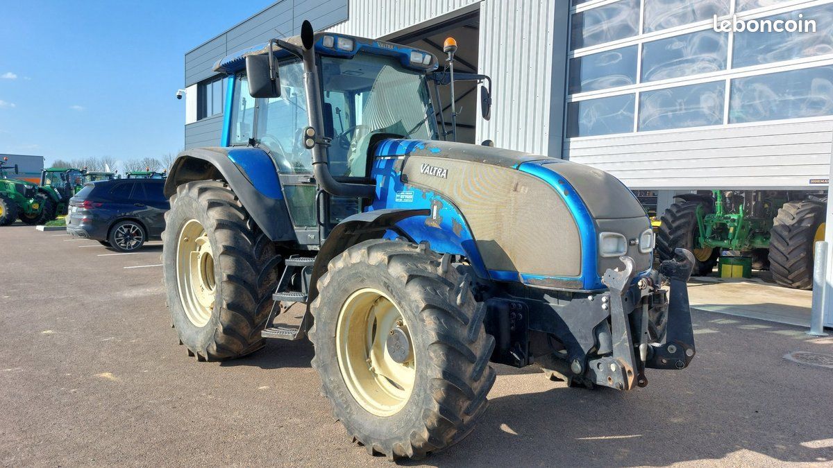 Valtra T130 - Pont Avant Suspendu - Tracteurs