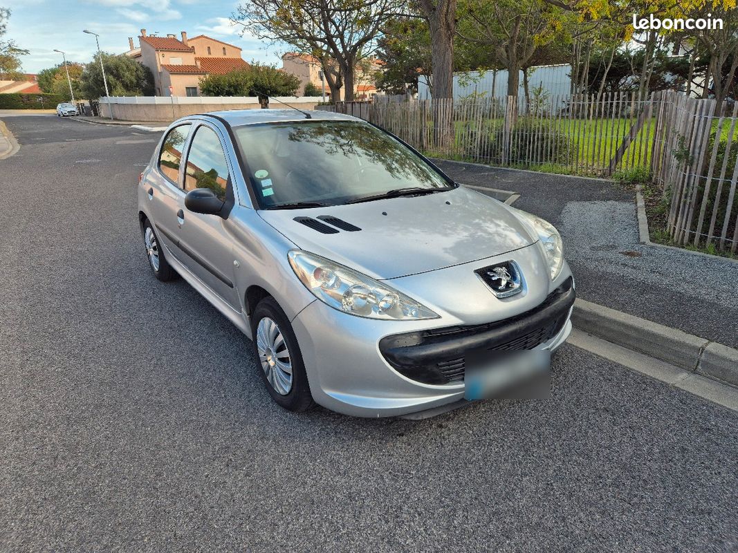 Peugeot 206 + - Voitures