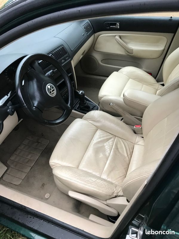 Golf 4 essence 1,6 i ,100cv - Voitures