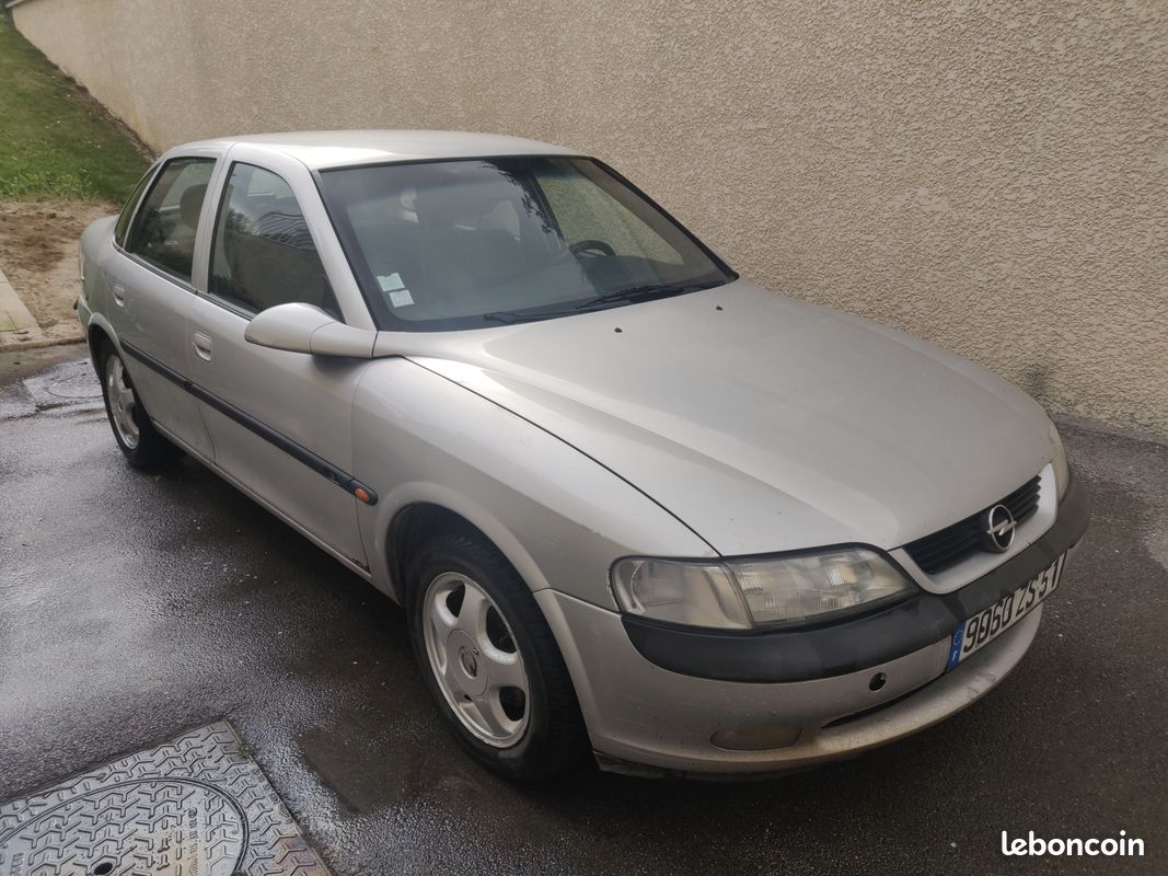 A vendre pour pièces VECTRA 2.0L DTI de 1998 290000kms - Équipement auto