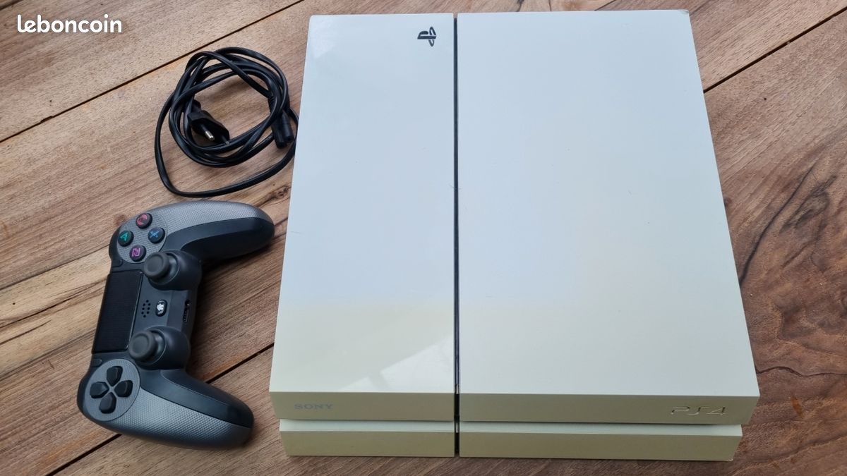 Console PS4 500Go Blanche + Manette + Câbles – bon état - Consoles