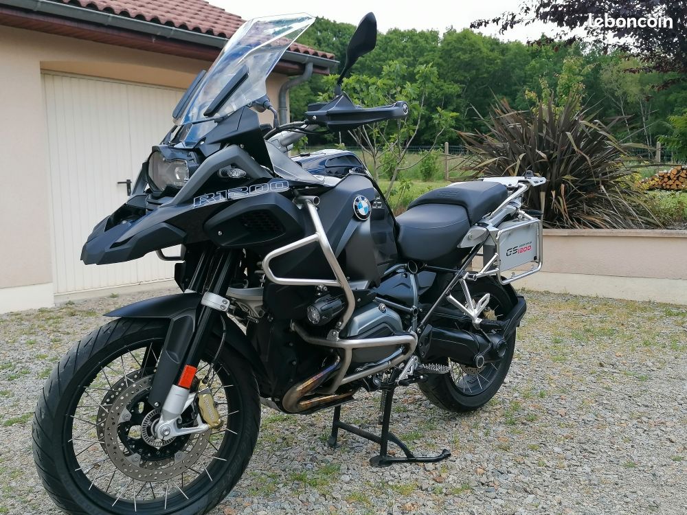 GSA 1200 triple black - Motos