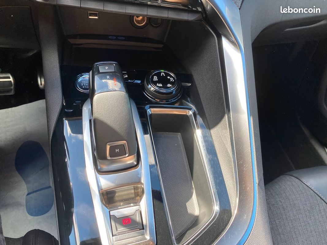 Peugeot 3008 II 1.5 BLUEHDI 130 S&S GT LINE EAT8 - Voitures