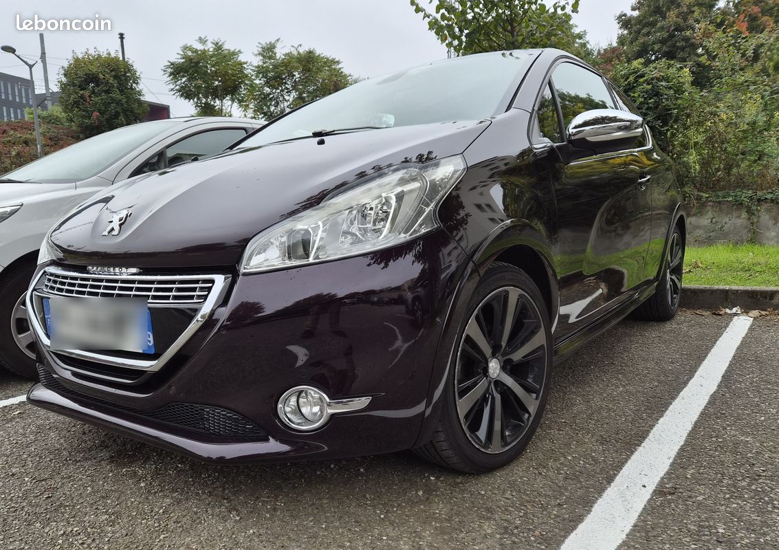 Peugeot 208 1.6 bluehdi 120 xy 3p purple shadow - Voitures