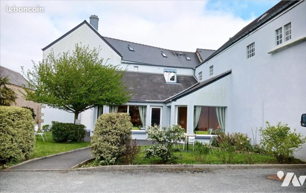 Local d'Activités 670 m² REVILLE - Bureaux & Commerces