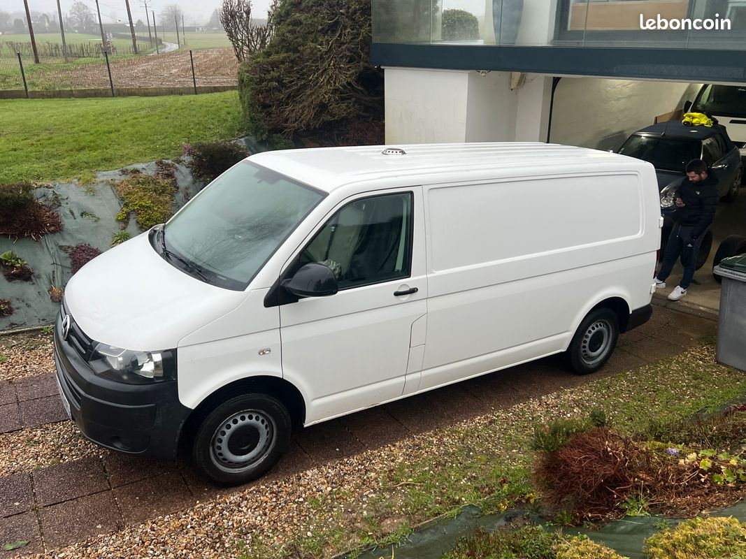 Transporter T5 2.0 TDI 140 3T business Line 10/2014 - Utilitaires