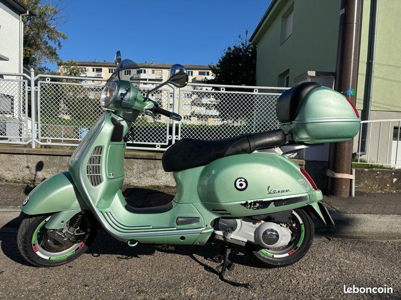Vespa piaggio 200cc - Motos