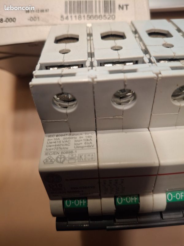 N° 21A : EP60 Disjoncteur Modulaire 4P 10A D - Bricolage