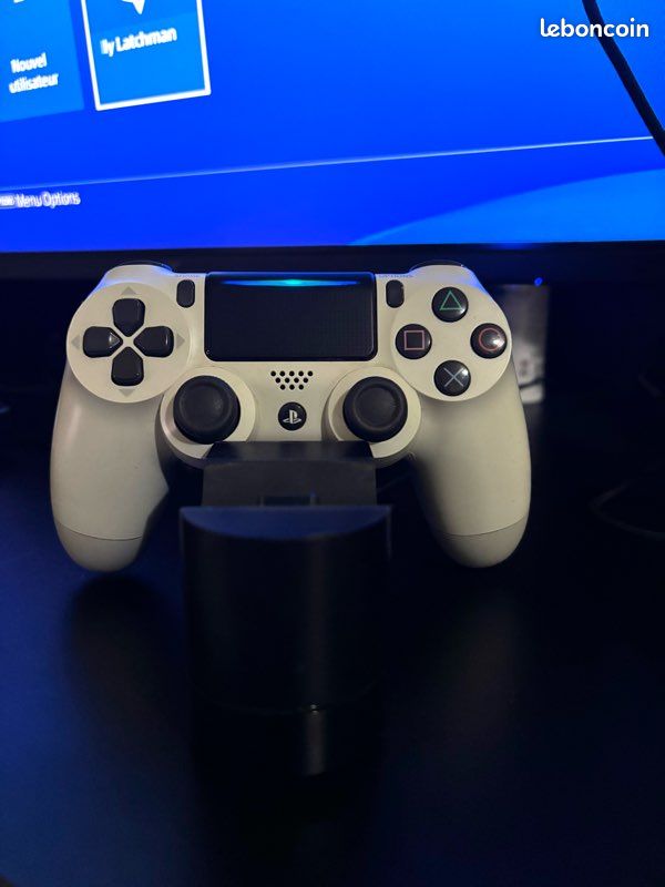 PS4 blanche + accessoires - Consoles