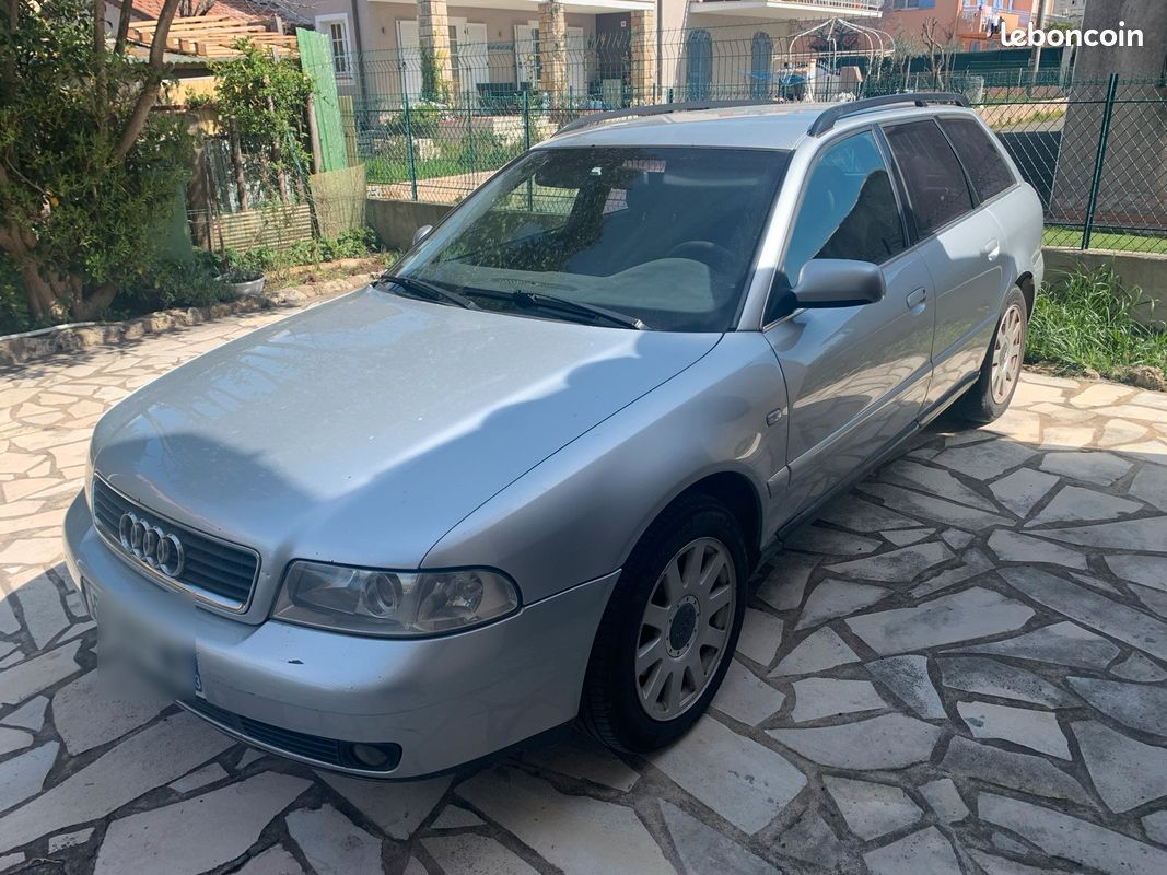 Audi A4 B5 2.5 TDI pour pièces - Équipement auto