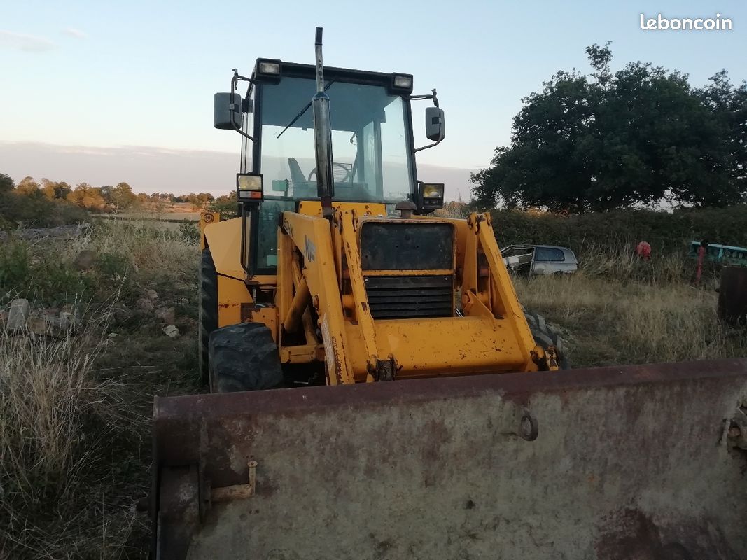 Pièces Tractopelle MF 50 HX - BTP - Chantier gros-oeuvre