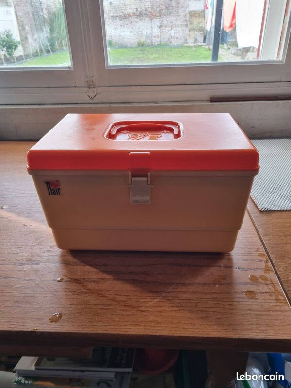 Boite à couture orange FLAIR - Loisirs créatifs