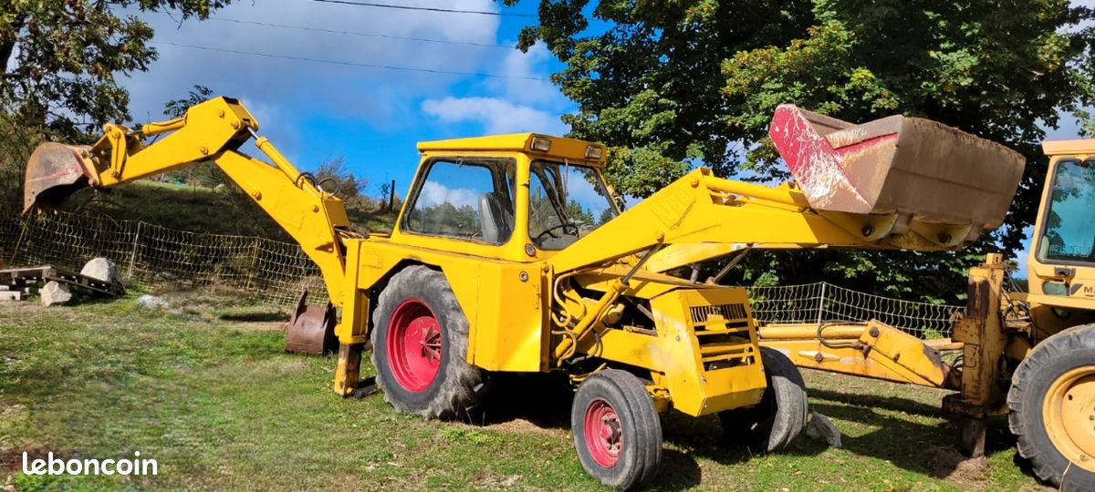 Tractopelle JCB 2b2 - BTP - Chantier gros-oeuvre