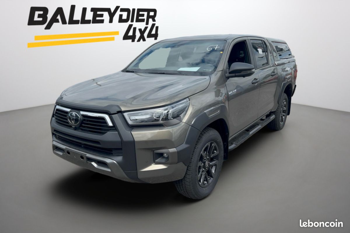 Toyota Hilux 2.8 204 BVA INVINCIBLE HARDTOP - Voitures