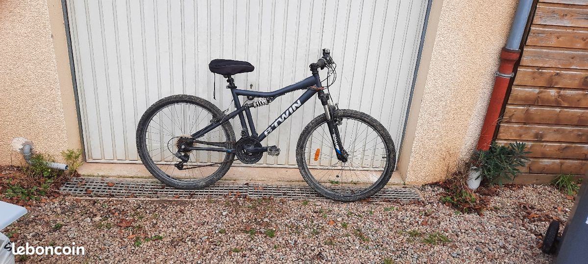 VTT BTWIN ROCKRIDER 320s - Vélos