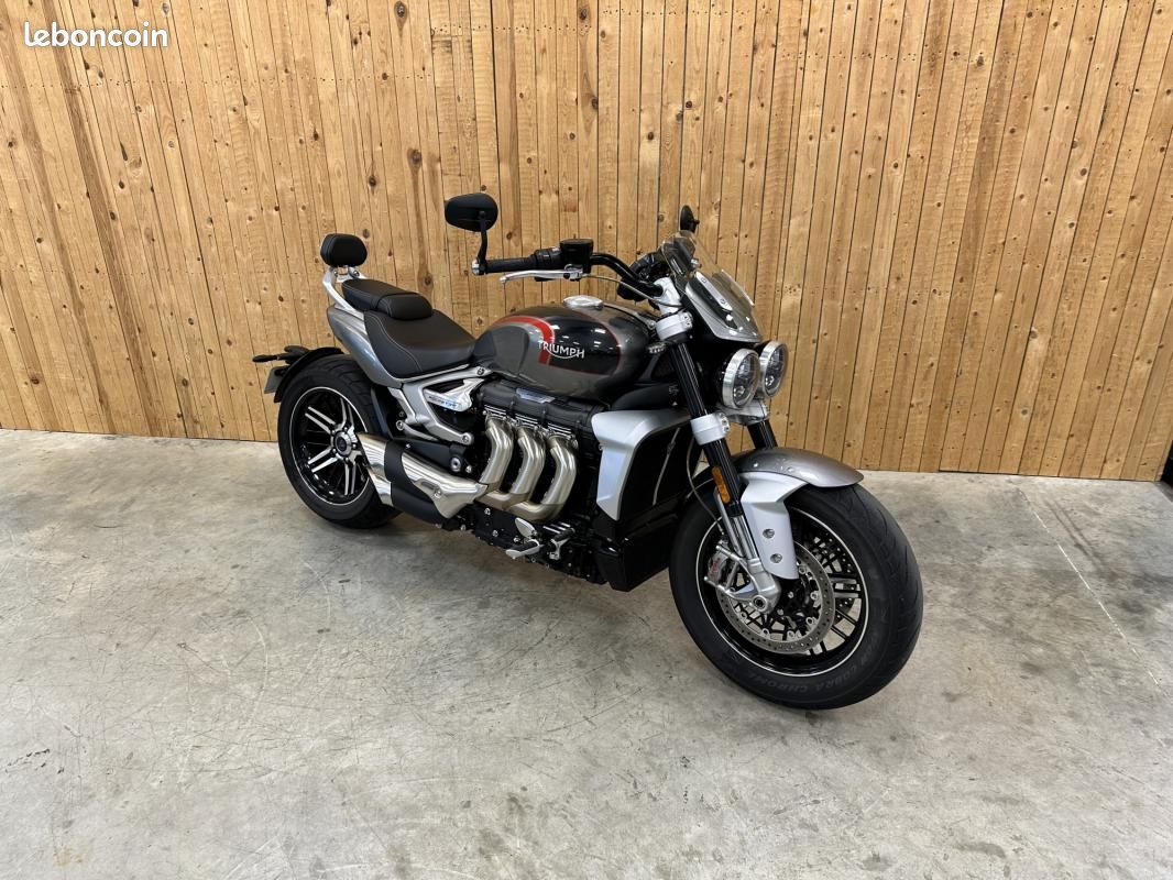 Triumph ROCKET 3 GT 2500 cm3 - Motos