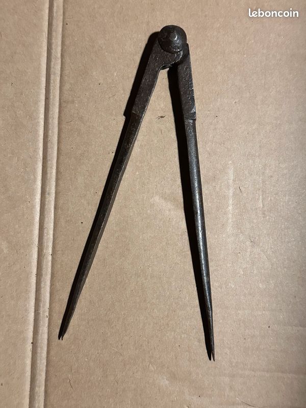 Ancien compas - Antiquités