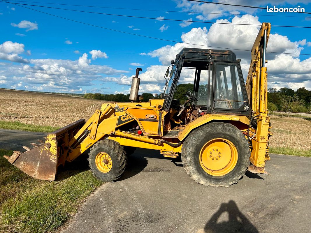 Tractopelle - BTP - Chantier gros-oeuvre