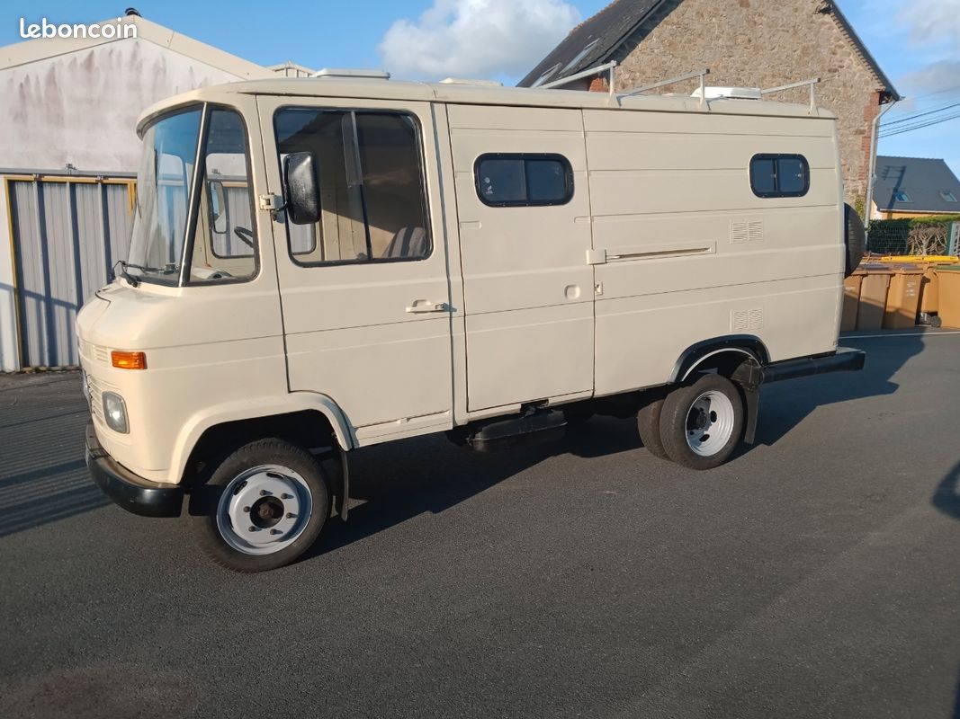 Mercedes 407d - Caravaning