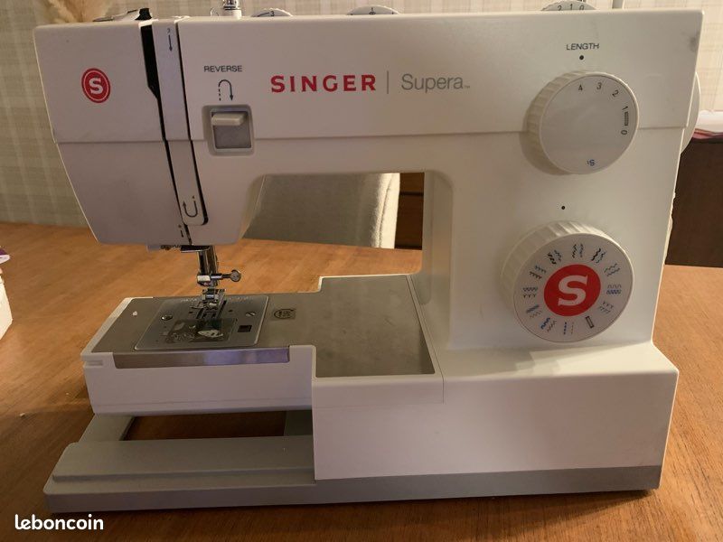Machine à coudre SINGER SUPERA 5523 - Électroménager