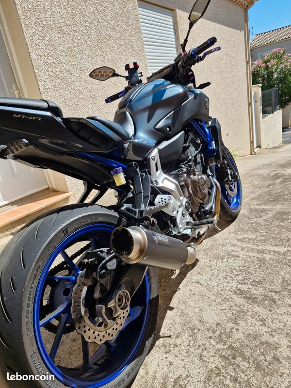Yamaha MT 07 A2 - Motos