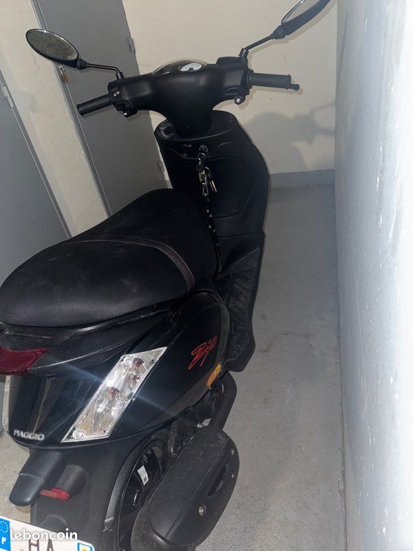 Scooter Piaggio Zip 50cc-NEUF - Motos