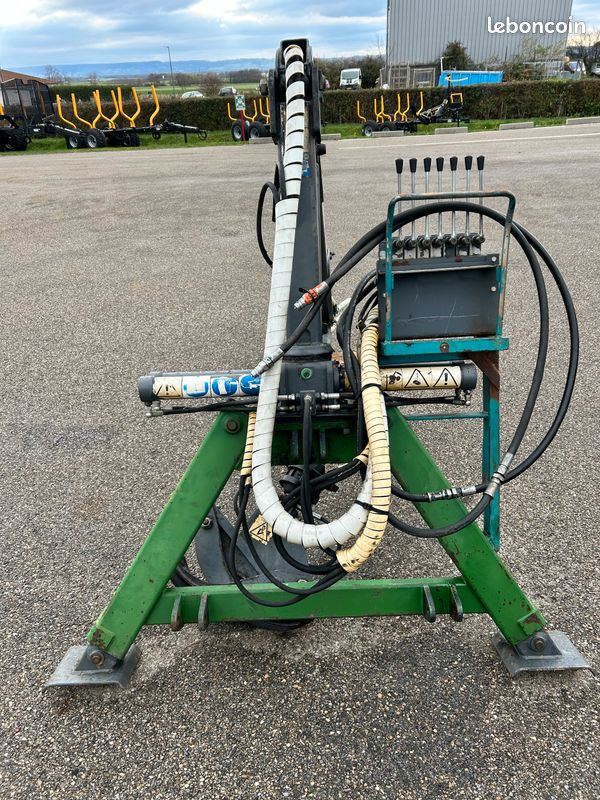 Grue forestière FARMA C3.8D – Occasion - Matériel agricole