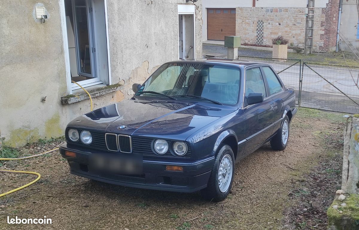 BMW 316iA ETAT EXCEPTIONNEL D'ORIGINE - Voitures