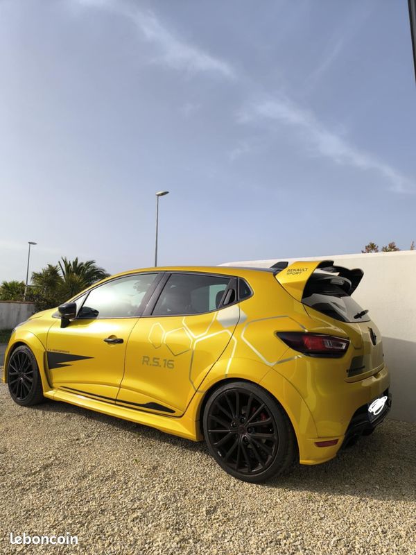 Clio 4 RS trophy body kit - Voitures