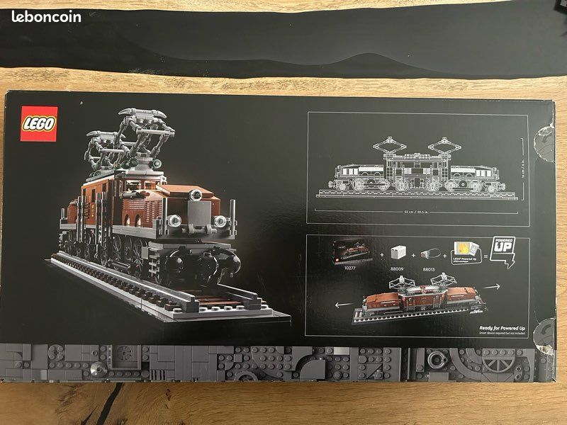LEGO La locomotive crocodile . Ref 10277 - Jeux & Jouets