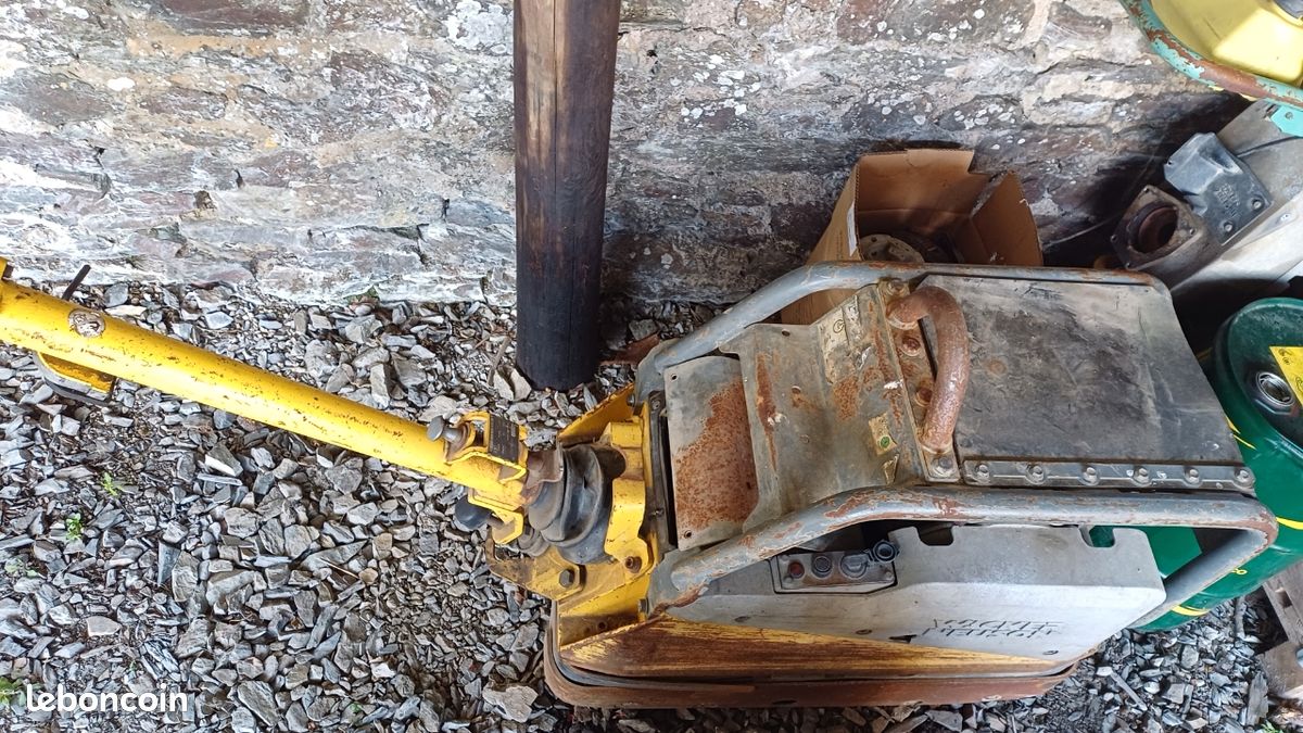 Plaque vibrante - BTP - Chantier gros-oeuvre