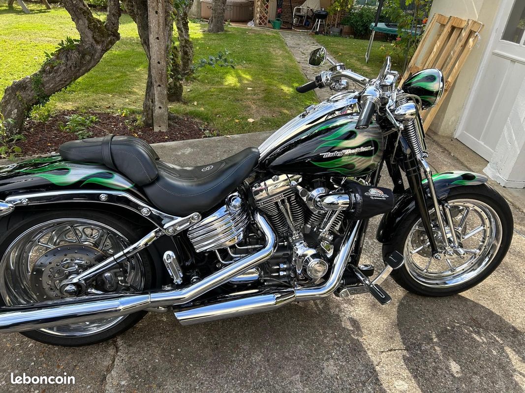 CVO Softail Springer 1800 Screamin Eagle - Motos