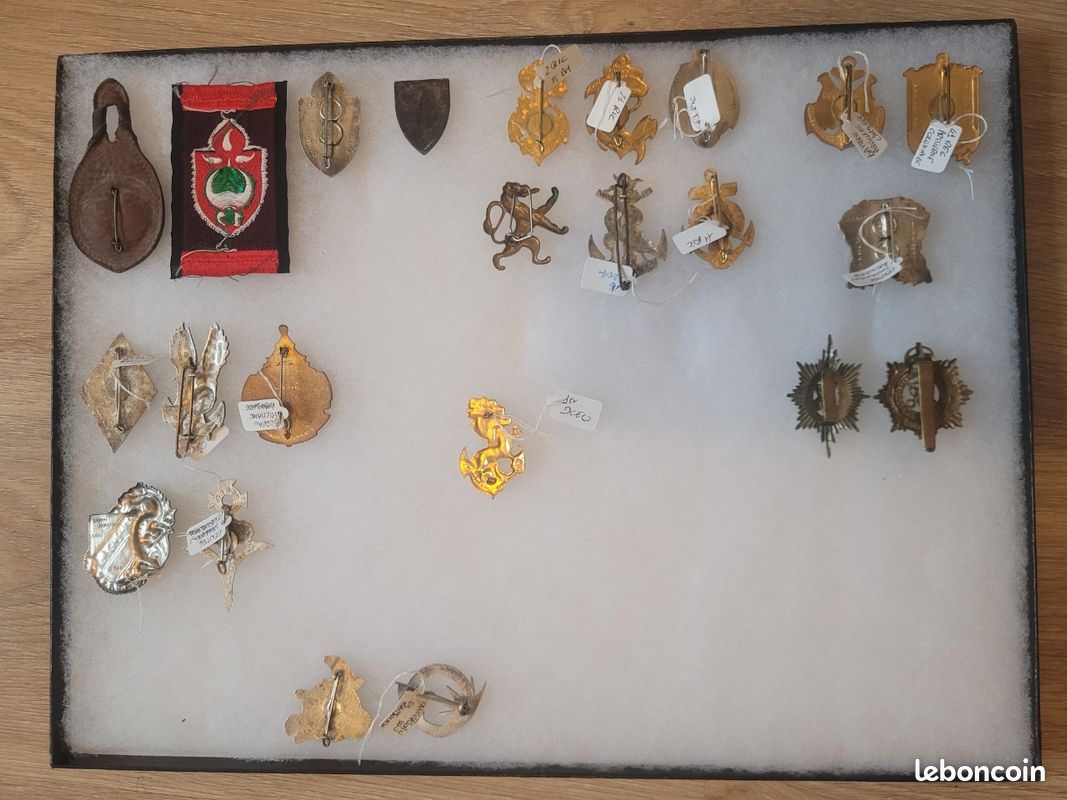 103 Insignes Militaires - Collection