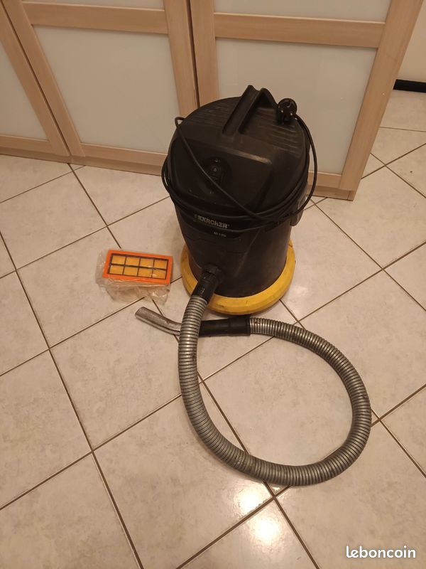 Aspirateur à cendres Karcher - Électroménager