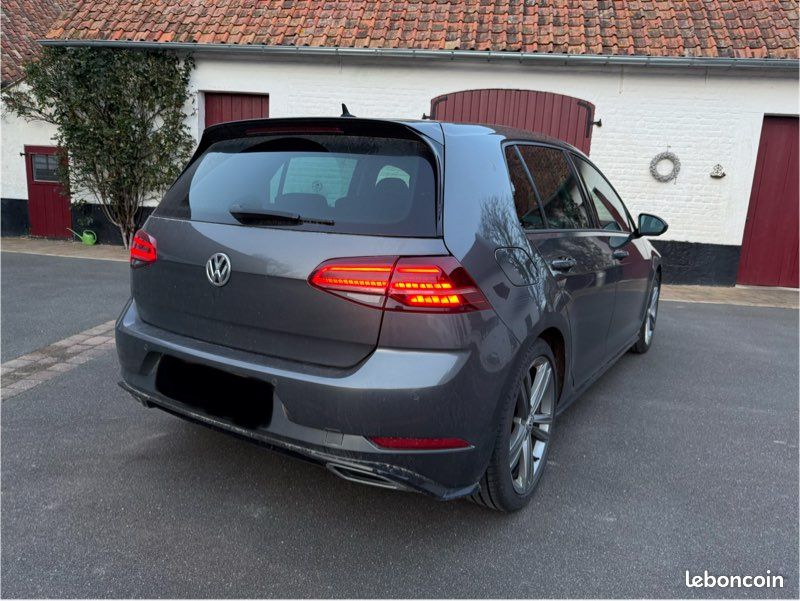 Volkswagen Golf 2l 150cv R-Line - Voitures