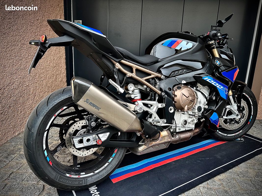 BMW S1000r pack M - Motos