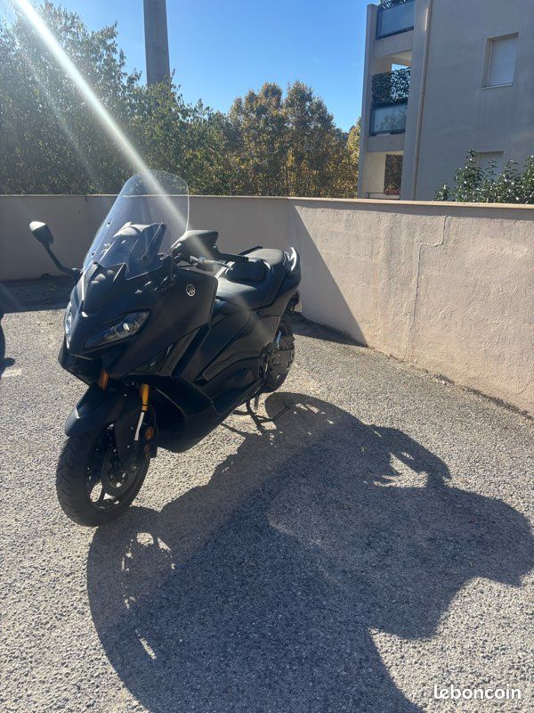 T Max 560 - Motos