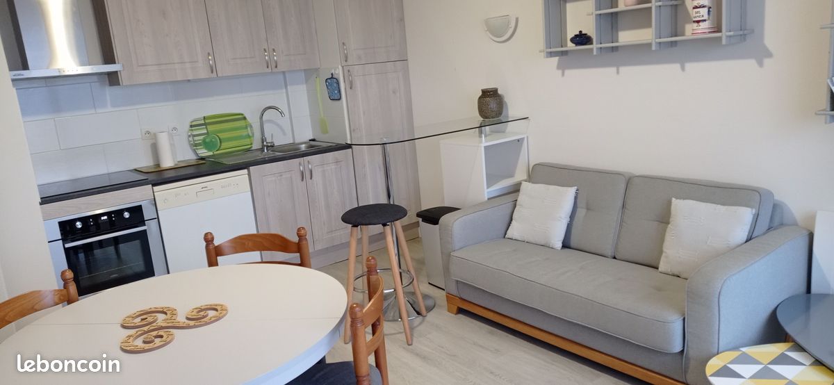 T3 A LOUER meublé à l'année - Locations