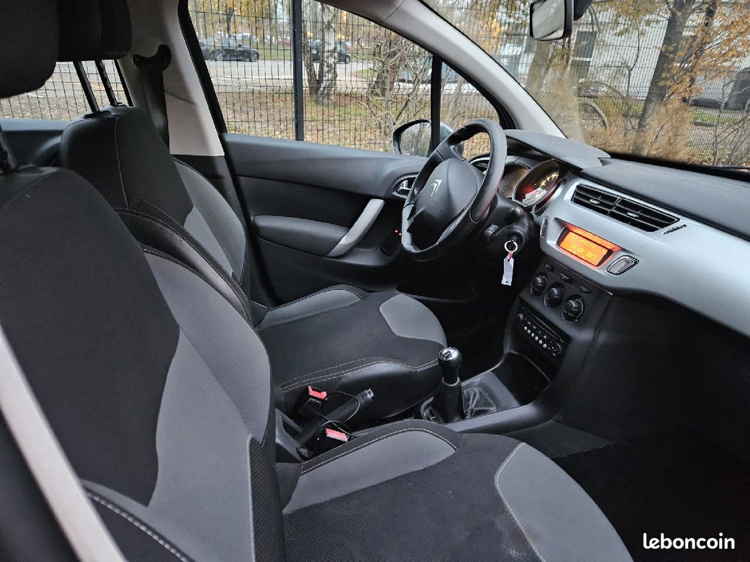Citroen c3 phase 2 1.4 hdi 70 cv pack premium ct/ok - Voitures